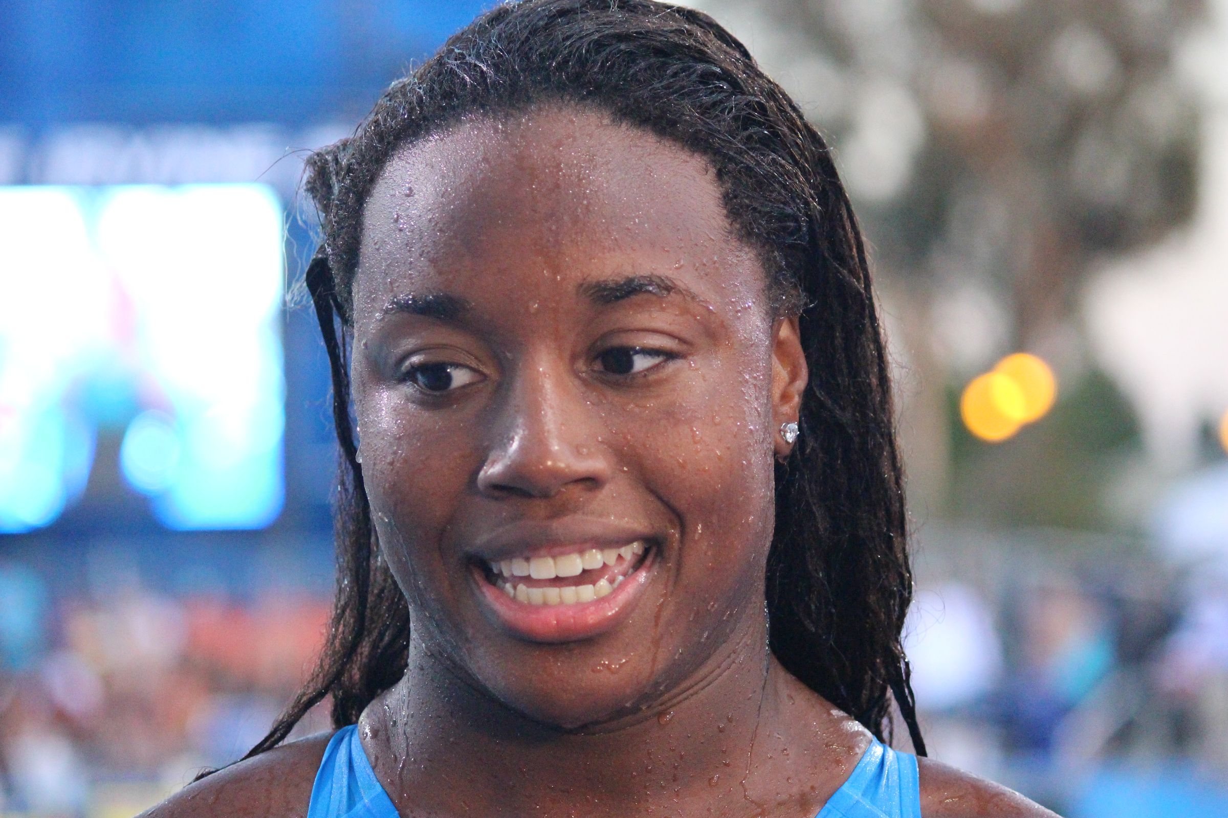 Simone Manuel Lowers American Record In 100-Yard Freestyle In College ...